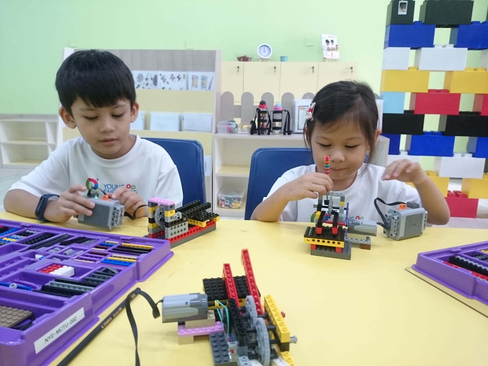 Junior Bricks Challenge (Age 3-5) @ Jurong East Center - Young Engineers - Singapore